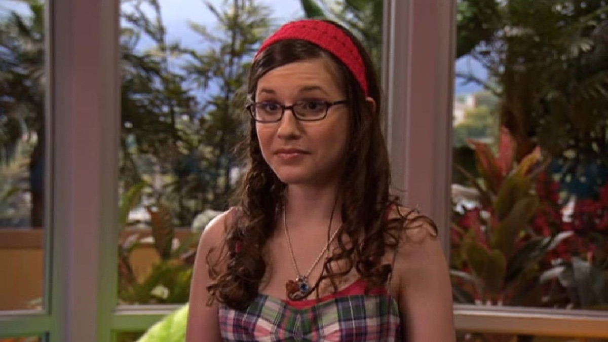 The Surprise - Zoey 101 (Season 3, Episode 1) | Apple TV