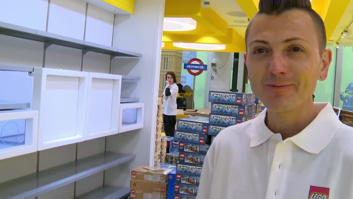 A Big LEGO® Christmas - Apple TV