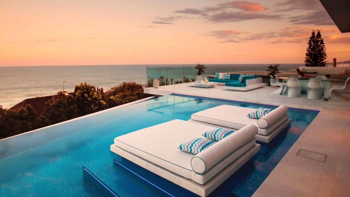 Unreal Estate - Apple TV (CR)