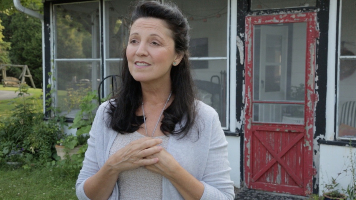 June Falling Down - Apple TV